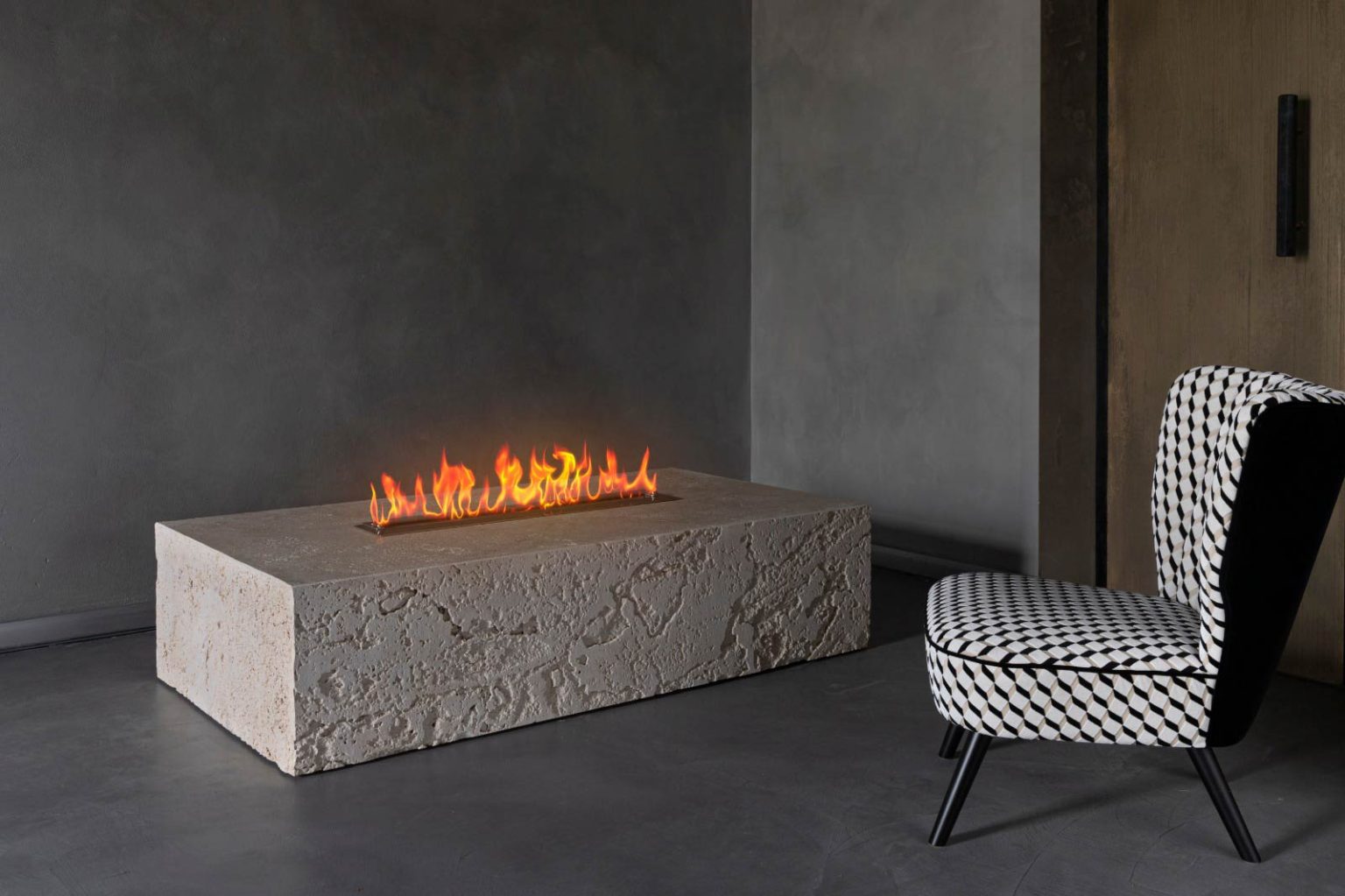 Il focolare domestico è in pietra naturale - Krei